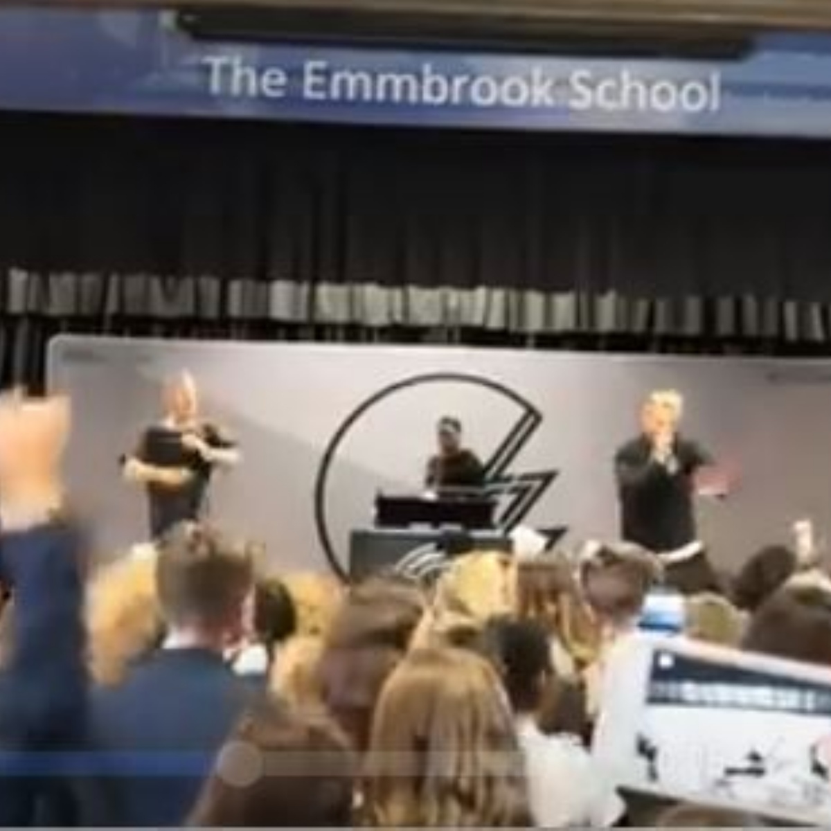 The Emmbrook School - LZ7
